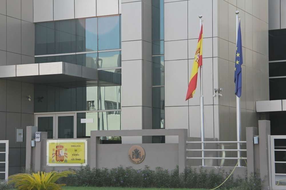 La Embajada de España en Emiratos Árabes Unidos amplía sus servicios