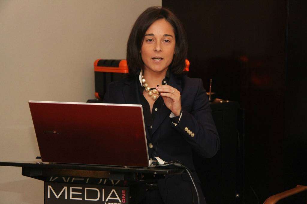 La abogada María Rubert, protagonista de 'Encuentro de Españoles en Dubai'